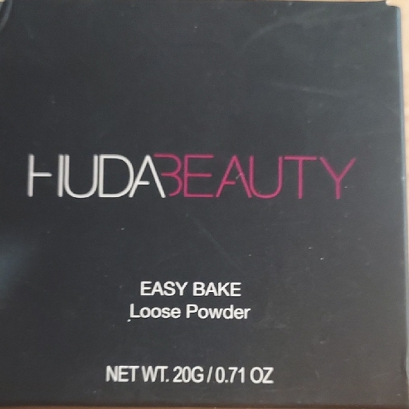 HUDA BEAUTY | Makeup | Huda Beauty Setting Powder | Poshmark